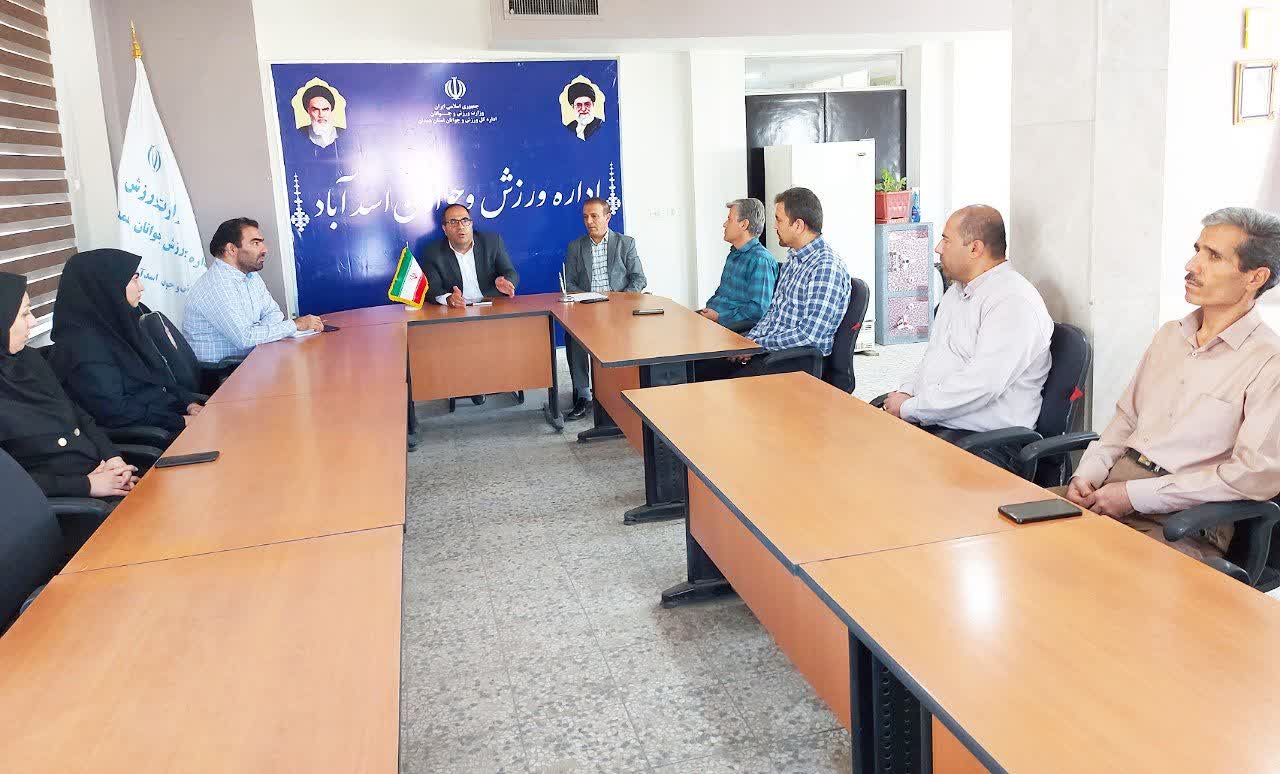 سرکشی و بازدید سرزده سلیمان نظری دوست فرماندار شهرستان از اداره ورزش و ...